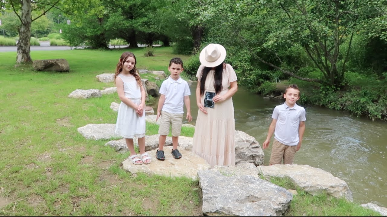 BEAUTIFUL PREGNANCY ANNOUNCEMENT FOR BABY NUMBER 7 - YouTube