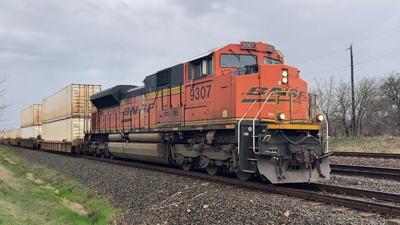 BNSF Z-BELALT with 11 Railcars at Haslet, TX (March 7, 2024) - YouTube