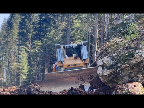 Liebherr746 dozer ile Dev kayanın hazin sonu ##bulldozer #heavyequipment #liebherr #caterpillar