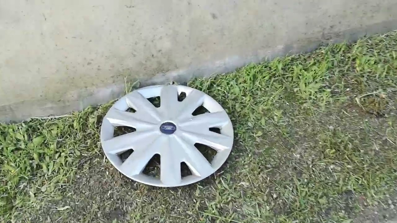 Ford Focus MK4 hubcap - YouTube