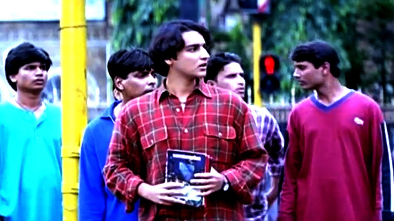 Premikula Roju Movie || Superb Love Scene Between Kunal & Sonali Bendre ...