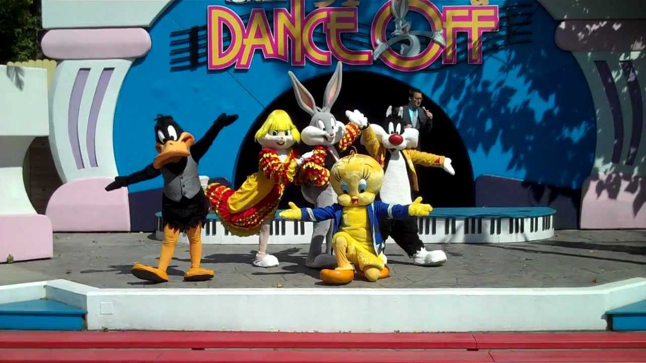 Looney Tunes Dance Off 2011 - YouTube