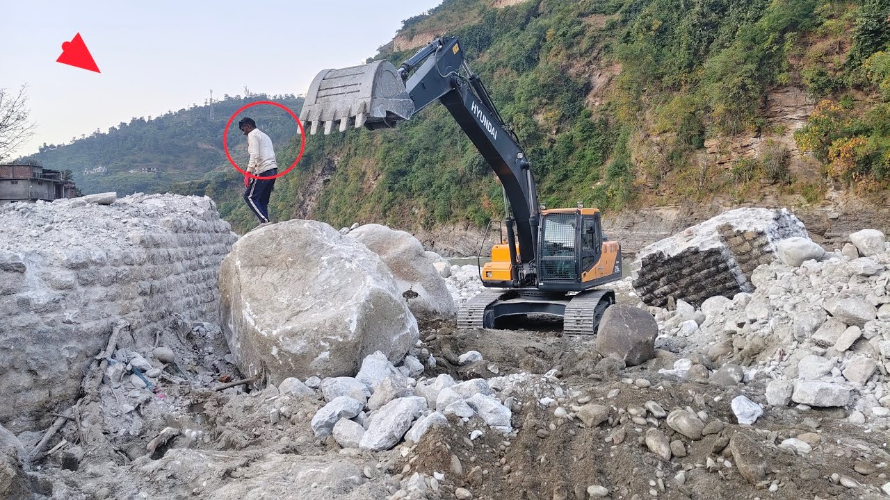 New Hyundai Excavator working Big Stone 🪨 clean Ariya - YouTube