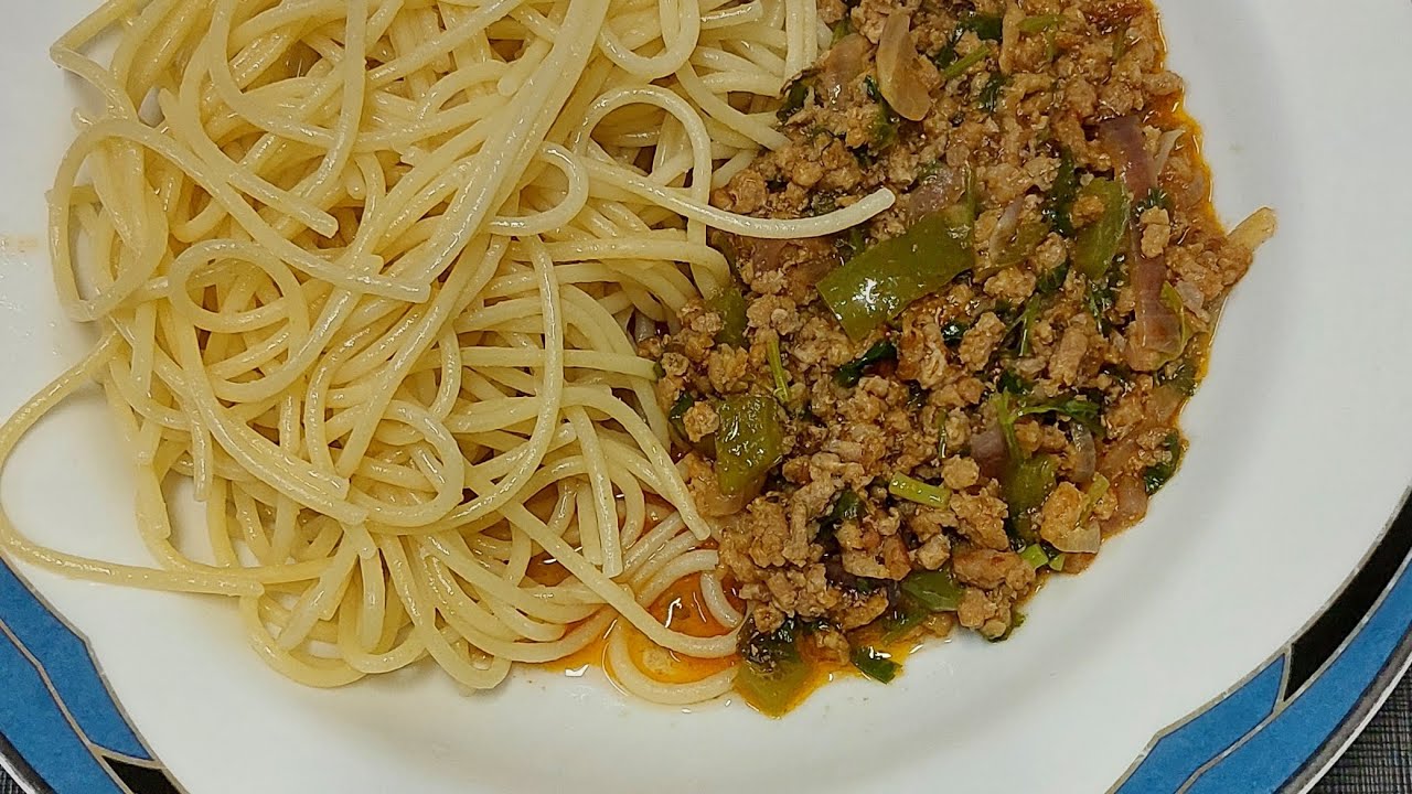 let's cook spaghetti with minced meat with me. 😛😋 amazing recipe 🥵 ...
