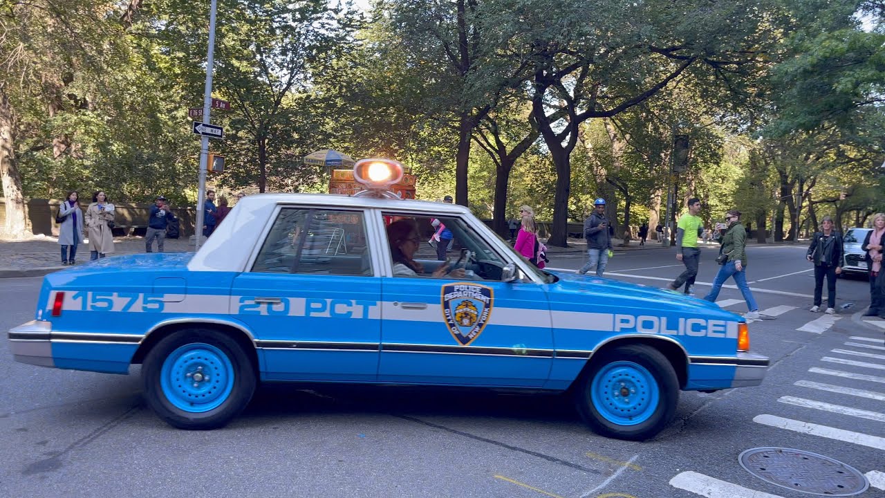 Vintage NYPD Vehicles at the Columbus Day Parade - YouTube