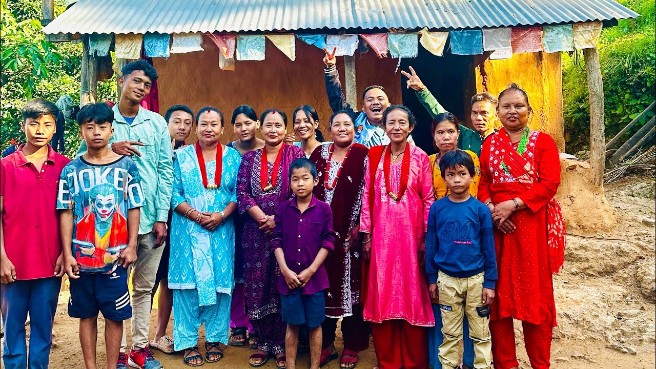Dashain manera gau bata farkiyo Hamro purano Ghar yasto xa ️🥰 ...