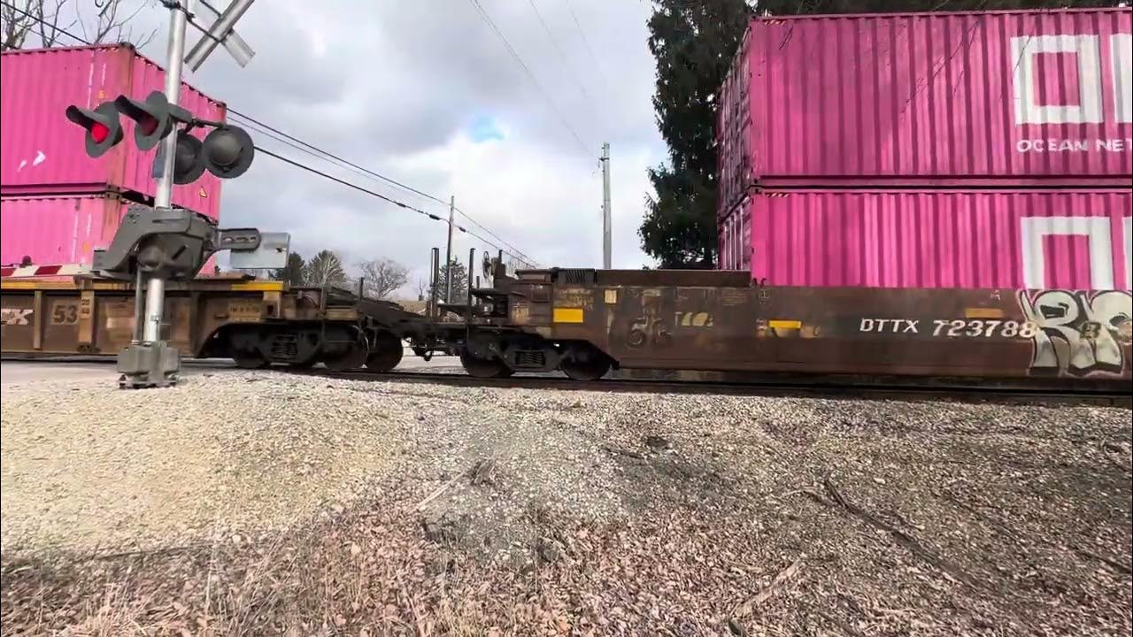 Iory 01 coming through Springfield ltex 8641 leading rear pusher Iory 4089 iory 4432 iory 3565 ...