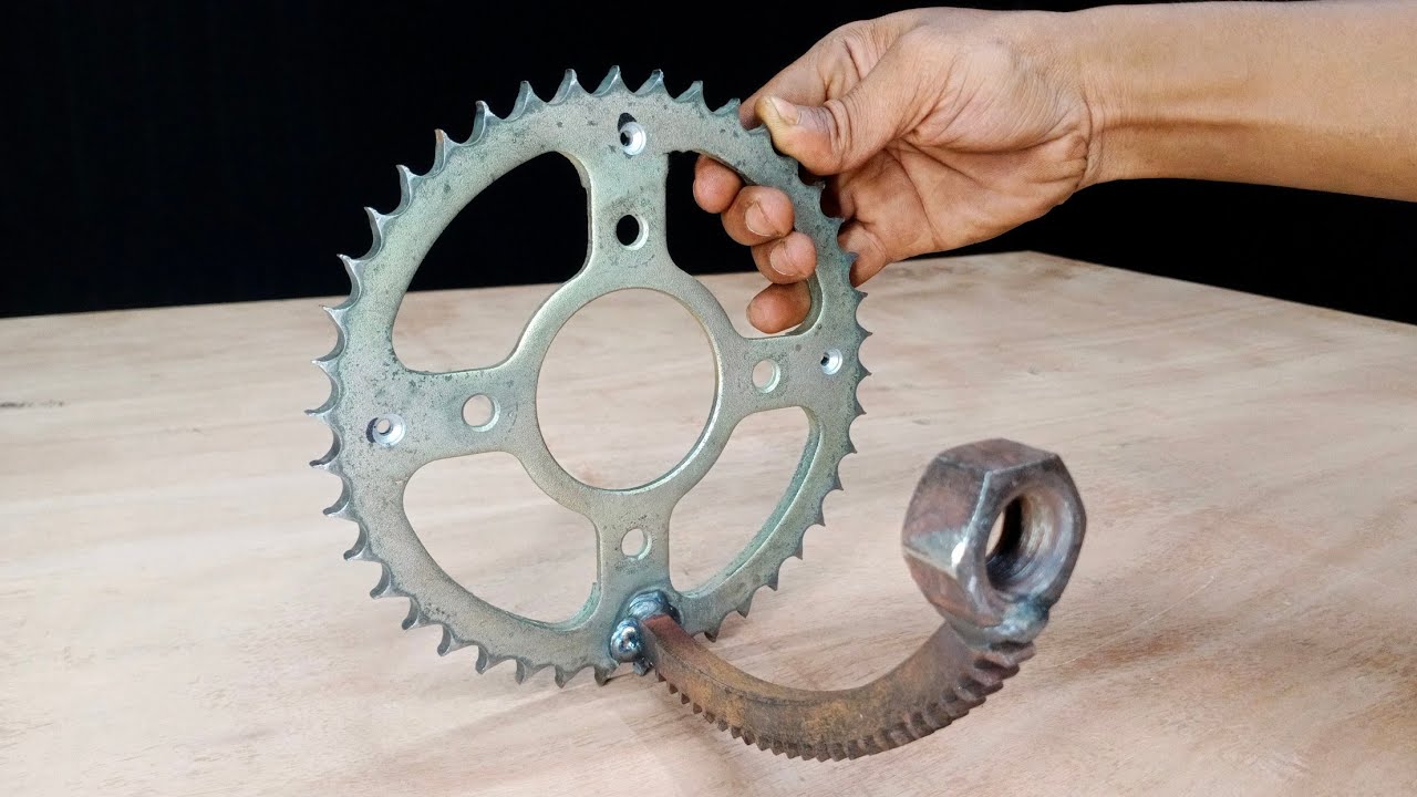 Few people know how to make a simple DIY metal bench vise for bike ...