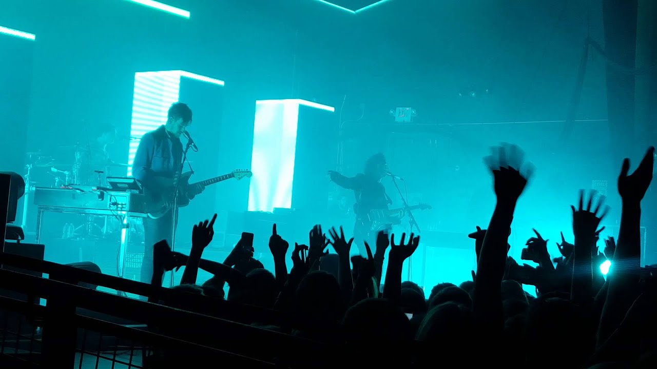// Heart Out - The 1975 (Live in Columbus) // - YouTube