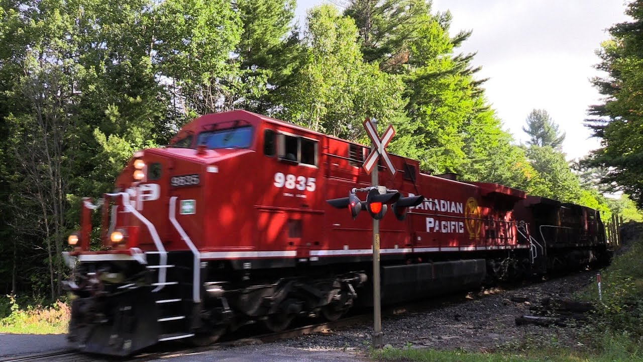 FRESH BEAVER! CP 9835 at Black Road (24AUG2017) - YouTube