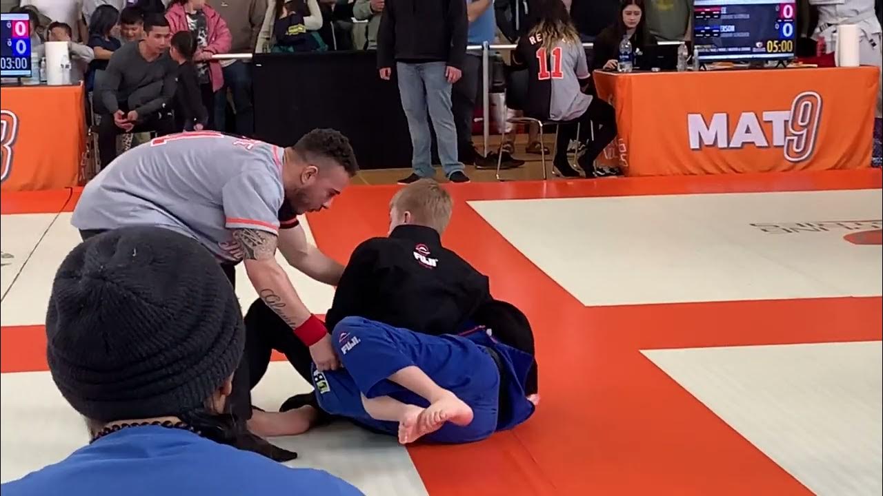 Grappling Industries BJJ Gray belt, first arm triangle! - YouTube