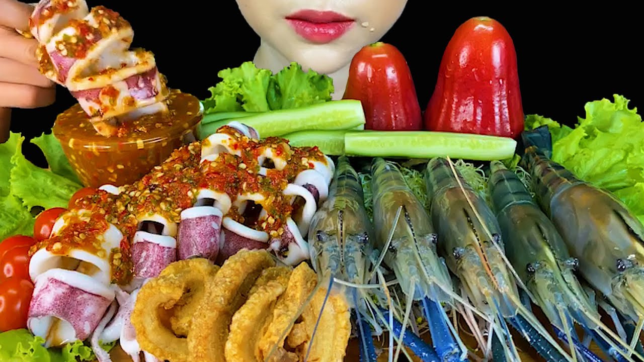 MUKBANG EATING RAW SEAFOOD||RAW PRAWN, SQUID, SPICY TAMARIND CHILLI ...