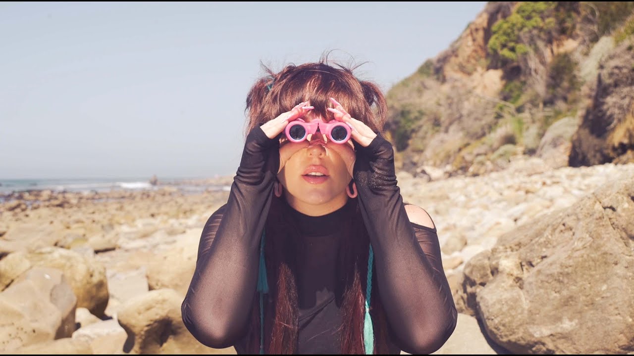 Cosmo Gold - Stranger (Official Music Video) - YouTube