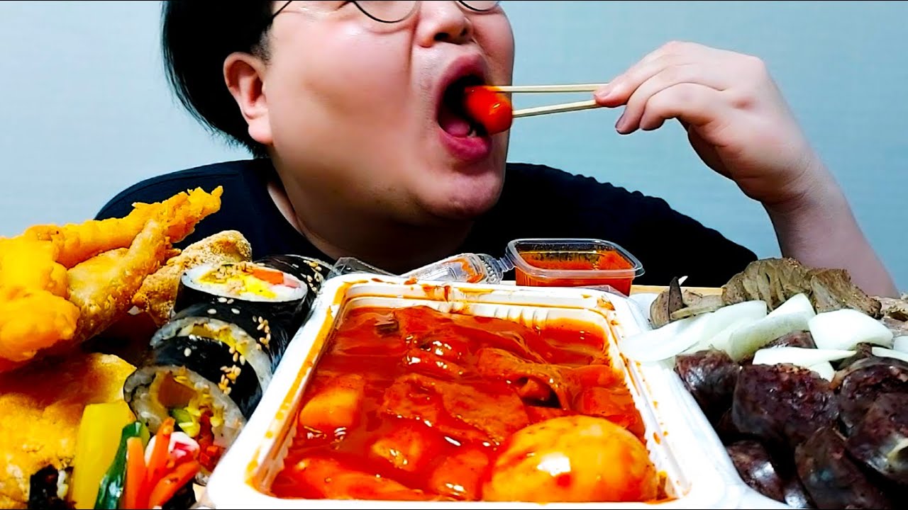 MUKBANG 먹방 Korean tteokbokki, gimbap, fried food, and sundae 떡볶이,순대,튀김,김밥 - YouTube
