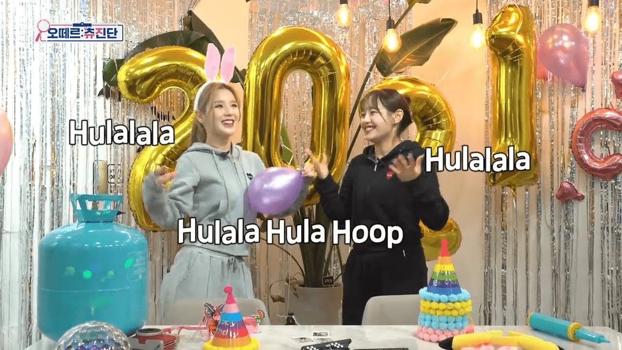 Heejin and Chuu singing Hula Hoop with helium - YouTube
