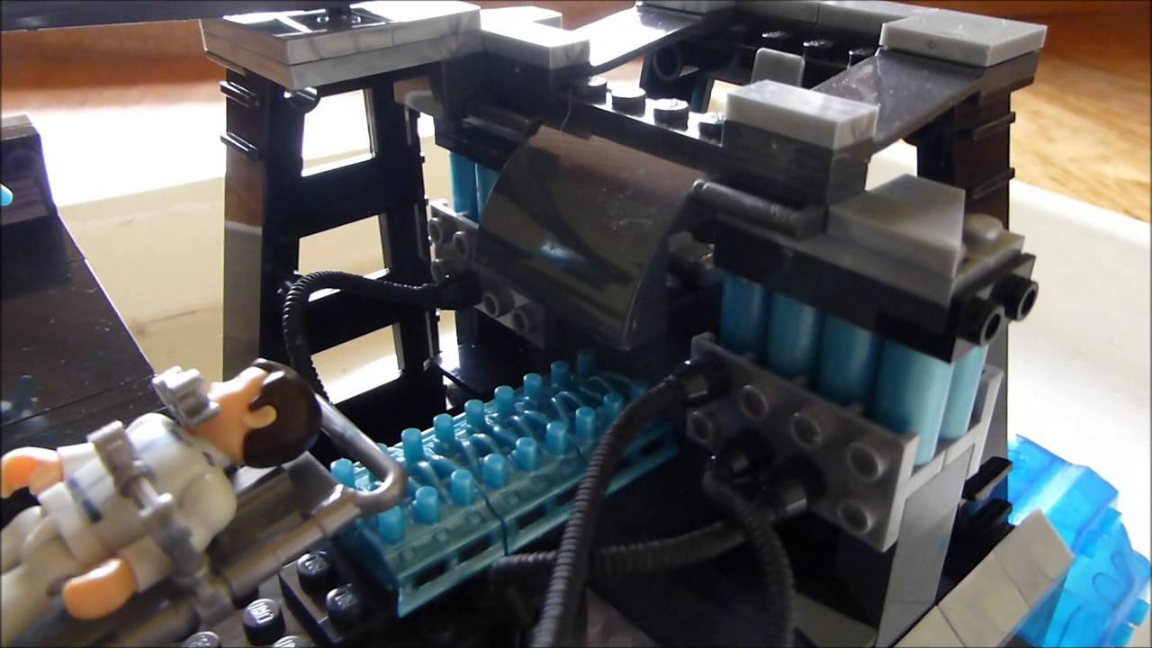 Character Building Doctor Who Cyberman Conversion Chamber Review - YouTube