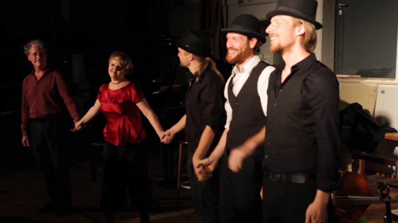 Maria Markina/Robin Phillips/Hats&Beards: Einheitsfrontlied - YouTube