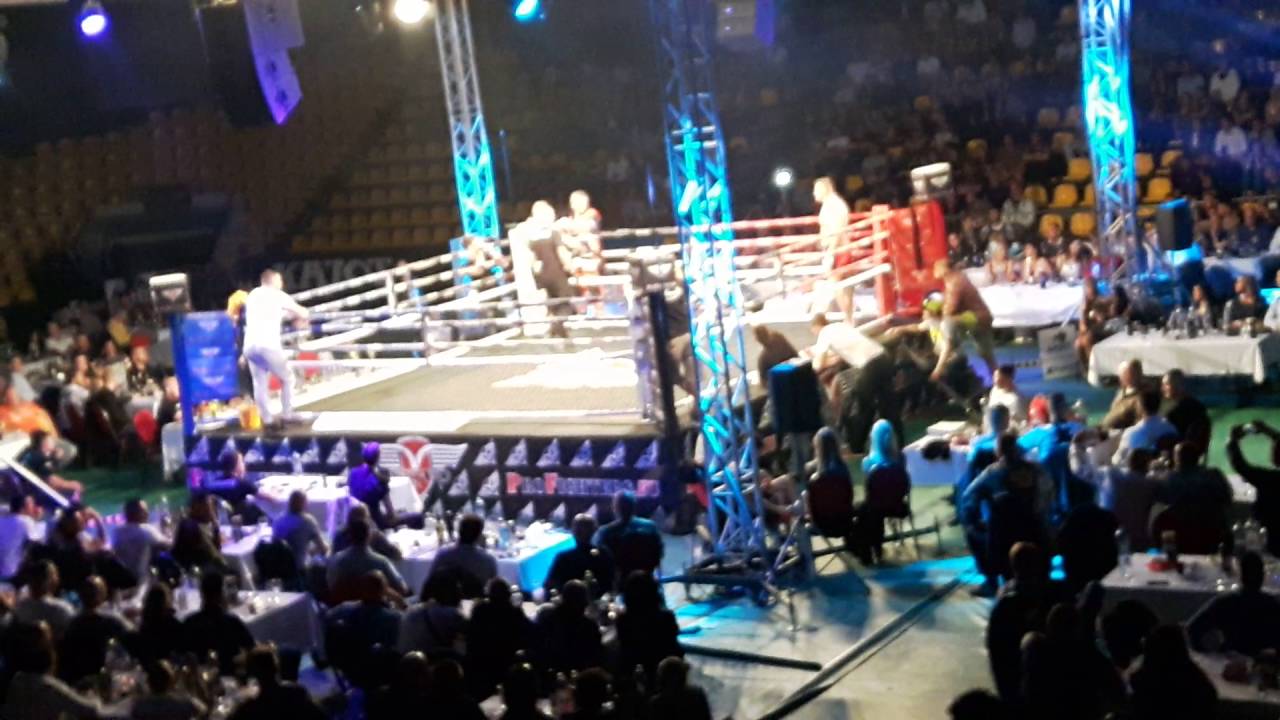 X Fight Slavomir Molnar - YouTube