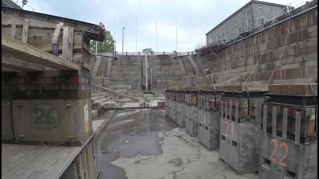 USS Constitution enters drydock - YouTube