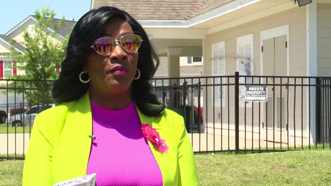 Ashley Jones speaks with resident Chandra Cleveland - YouTube