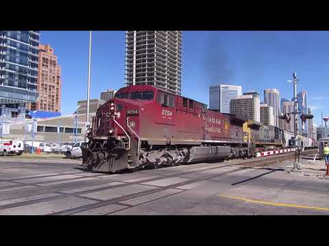 Lash up! CP 9754 & CSX 40 Lead 303 Ft. UP 8877! - YouTube