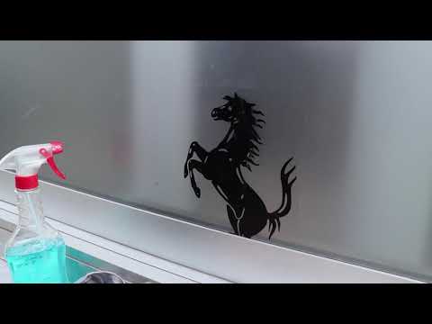 Ferrari Logosu Sticker Yapıştırma Sökme