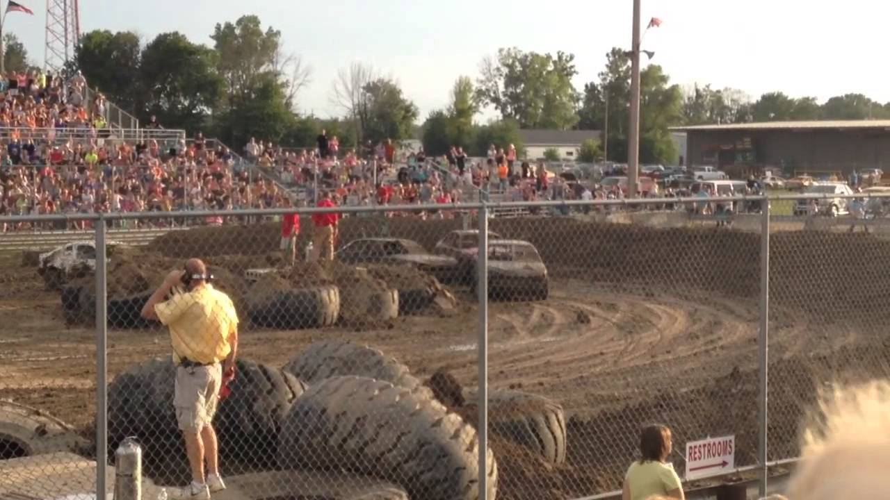 Hudsonville Fair offroad derby heat race - YouTube