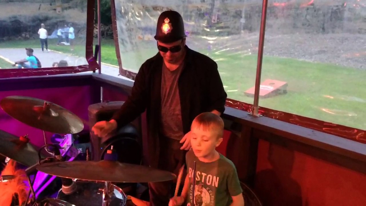 Tim Theriault Band at Lobster in the Rough - Jammin with Little T ...