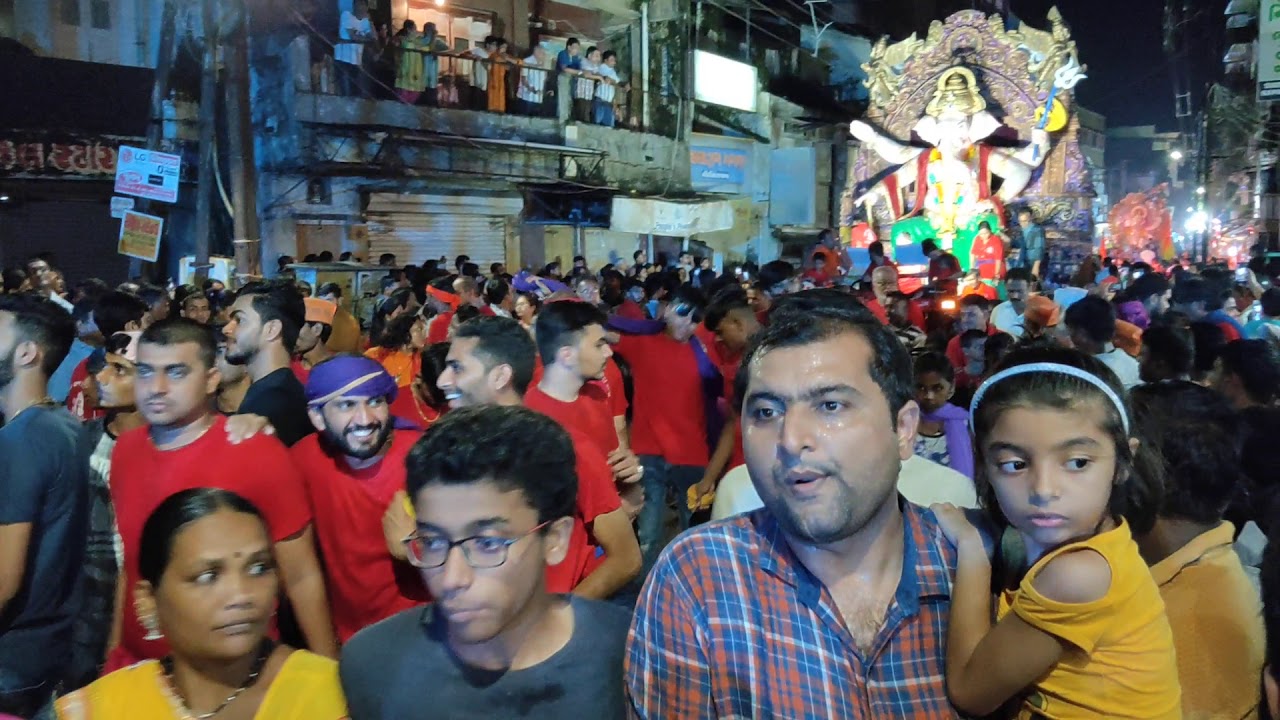 Ganpati Visarjan I Valsad I Raja k Raja Market ka Raja - YouTube