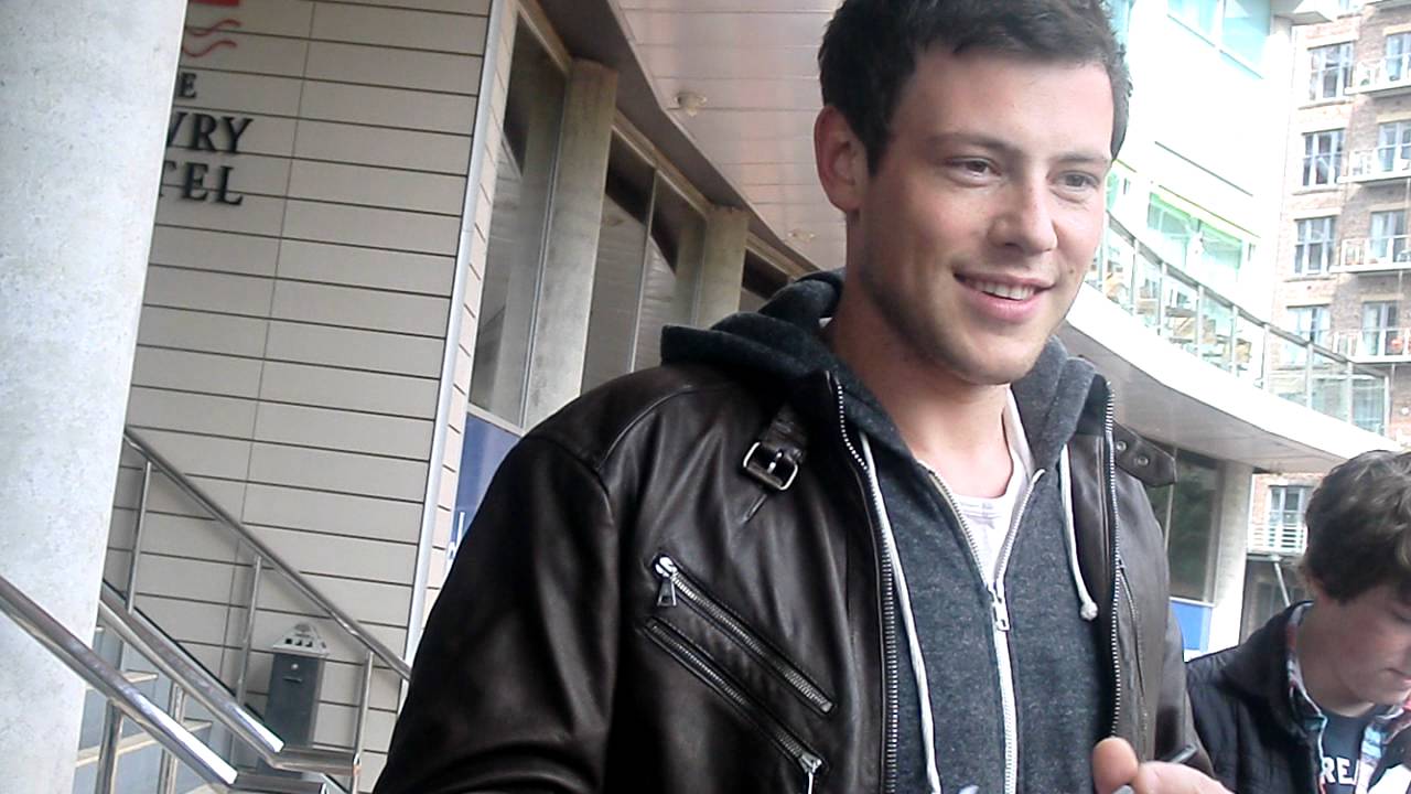 Cory Monteith with fans in Manchester :) - YouTube