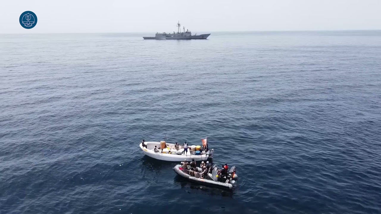 La fragata Navarra continúa navegando por el océano Índico en la ...