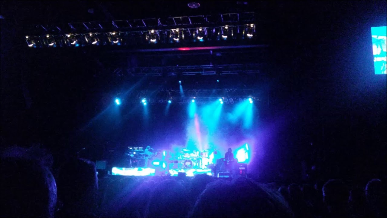 Yes Live: 11/14/87 - Omaha - Intro Medley Part 2/3: Almost Like Love ...
