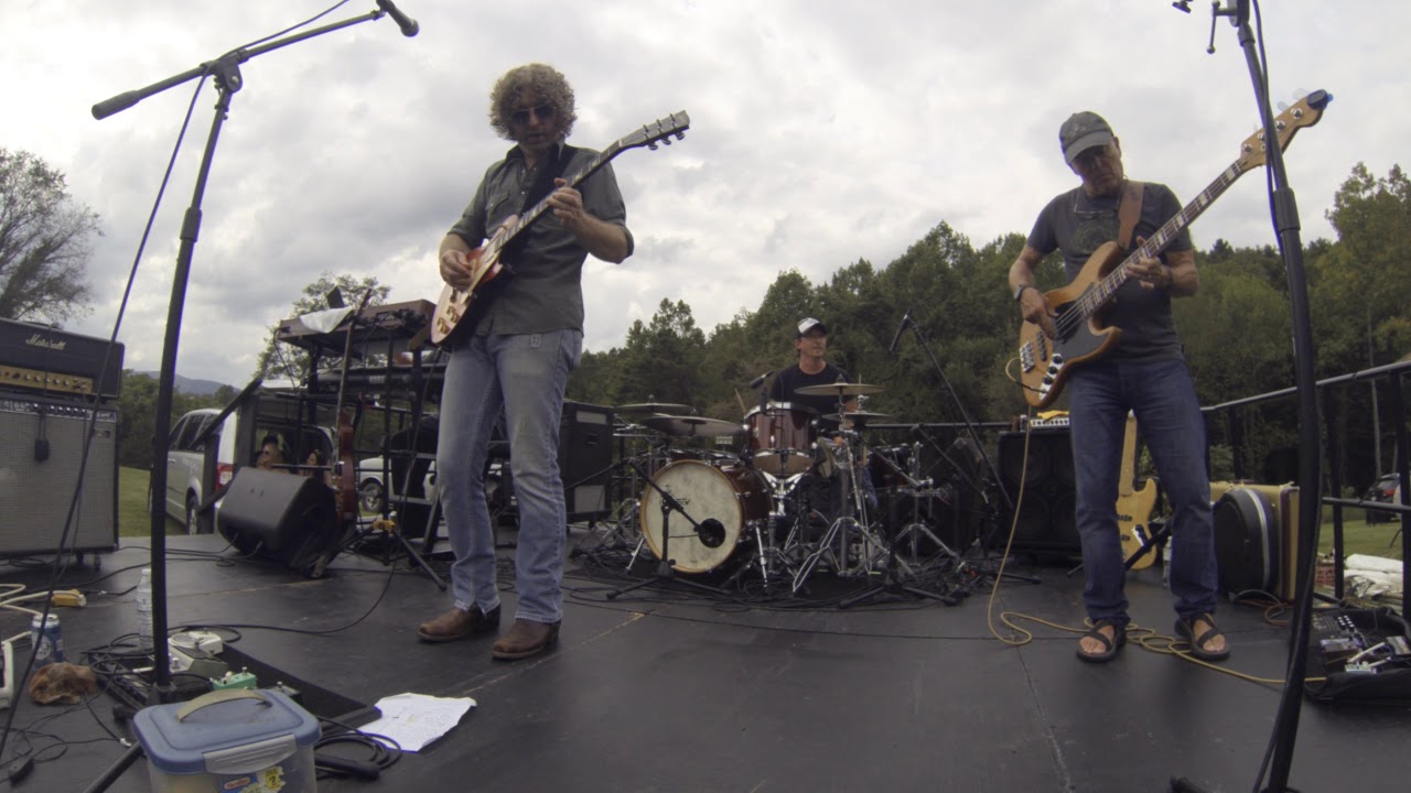 Mark Nicholson and the Distance - Wolf Fest - YouTube