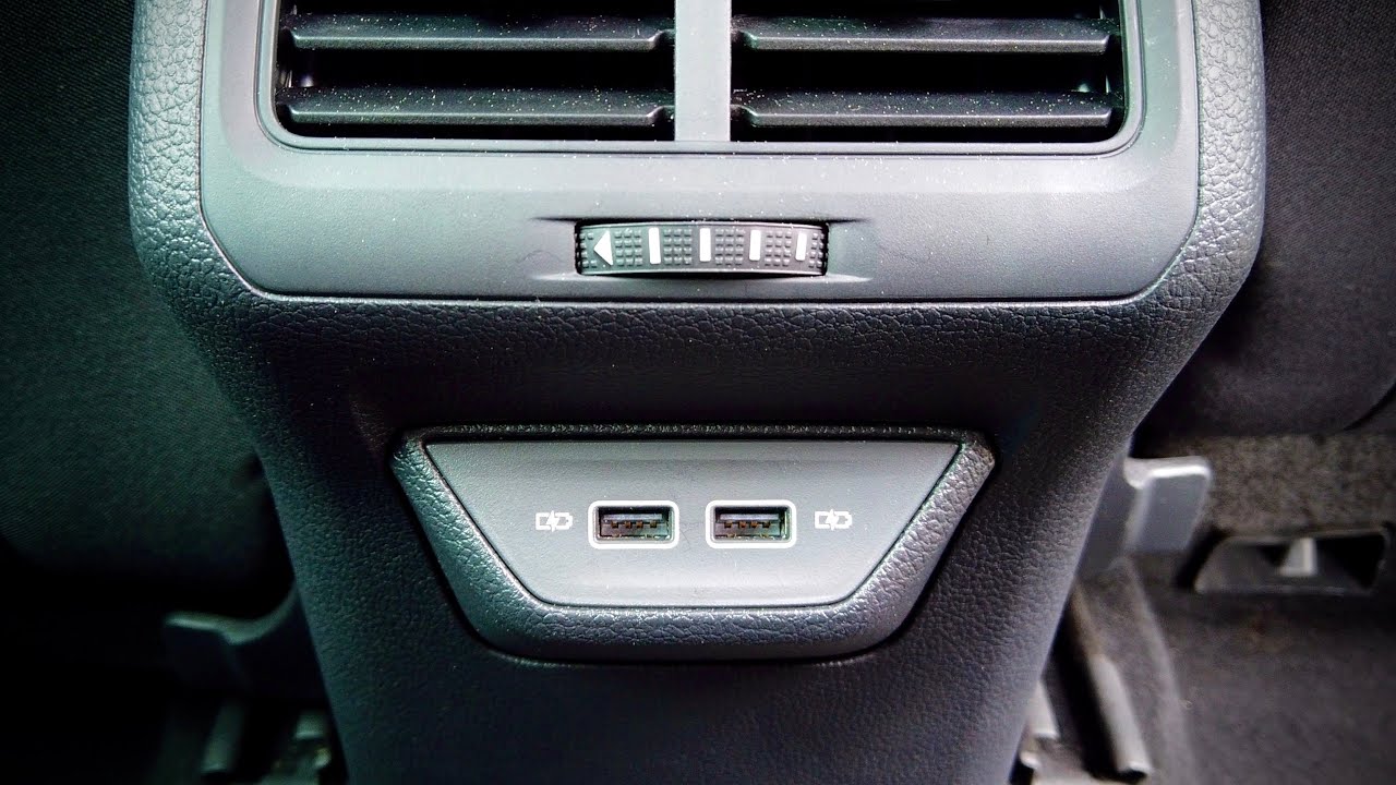 Montaż tylnych portów USB w VW Golf MK7 - YouTube