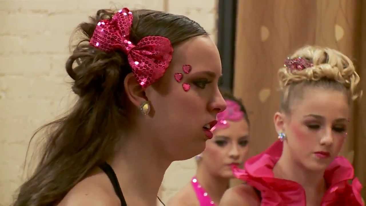 Dance Moms- Abby Makes Payton Cry Season 4; Episode 1 - YouTube