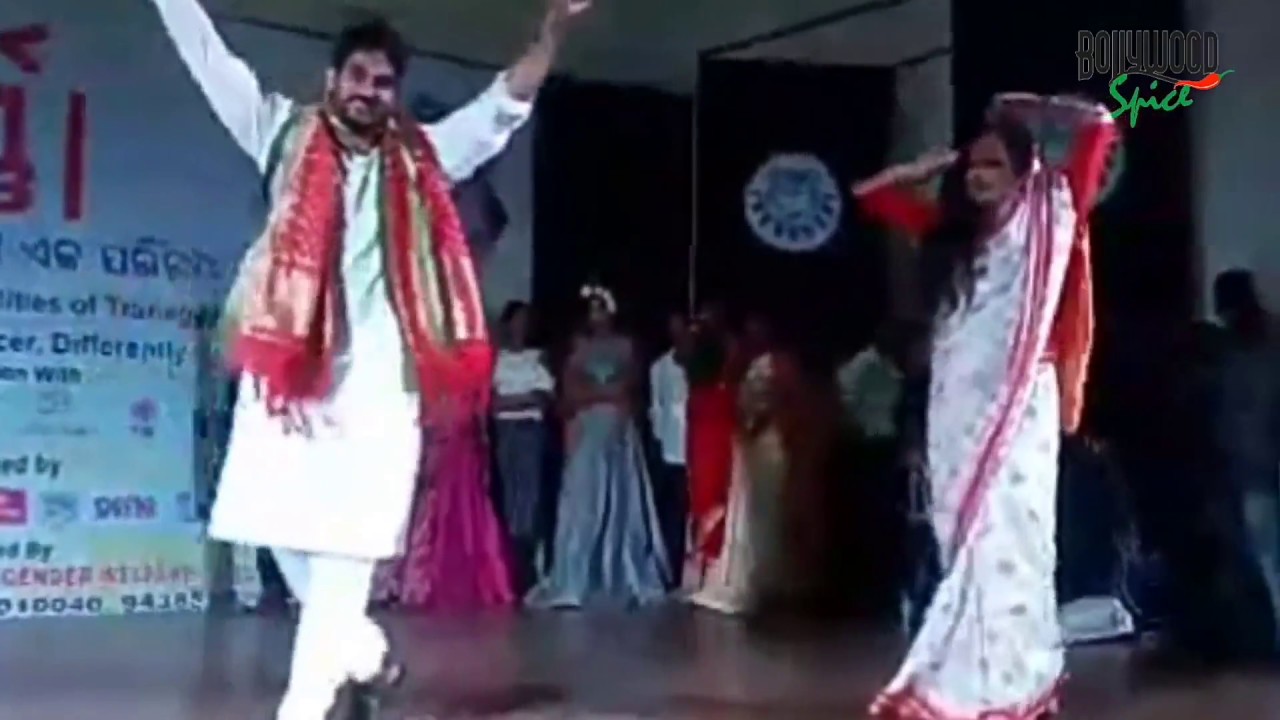 Laxmi narayan tripathi dance with her husband Vicky Thomas part 2 - YouTube