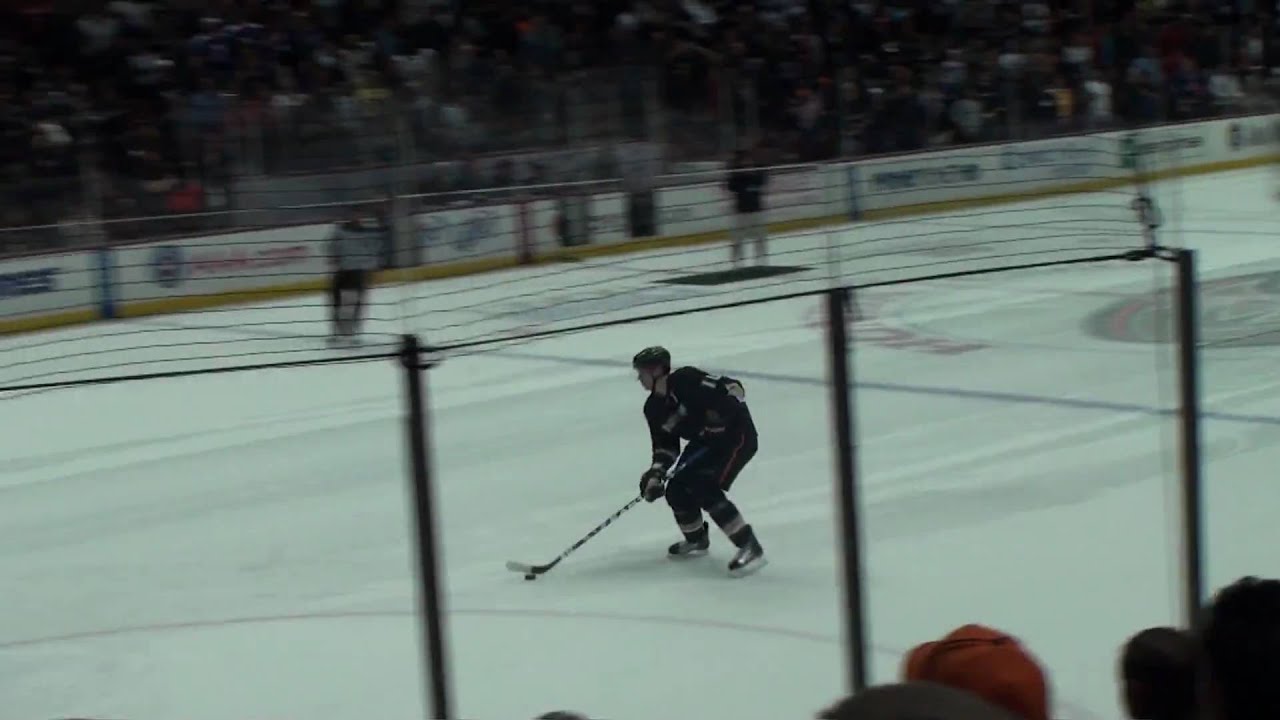 Corey Perry scores in shootout vs. Kings April 6th, 2010 Live footage ...