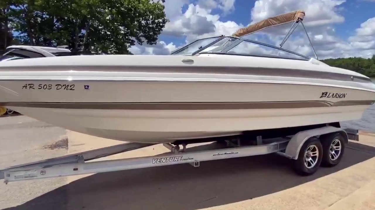 2007 Larson LXI 268 Hull - YouTube