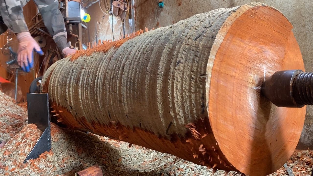 Woodturning. Skills for Working with a Red Wood Lathe - Techniques for ...