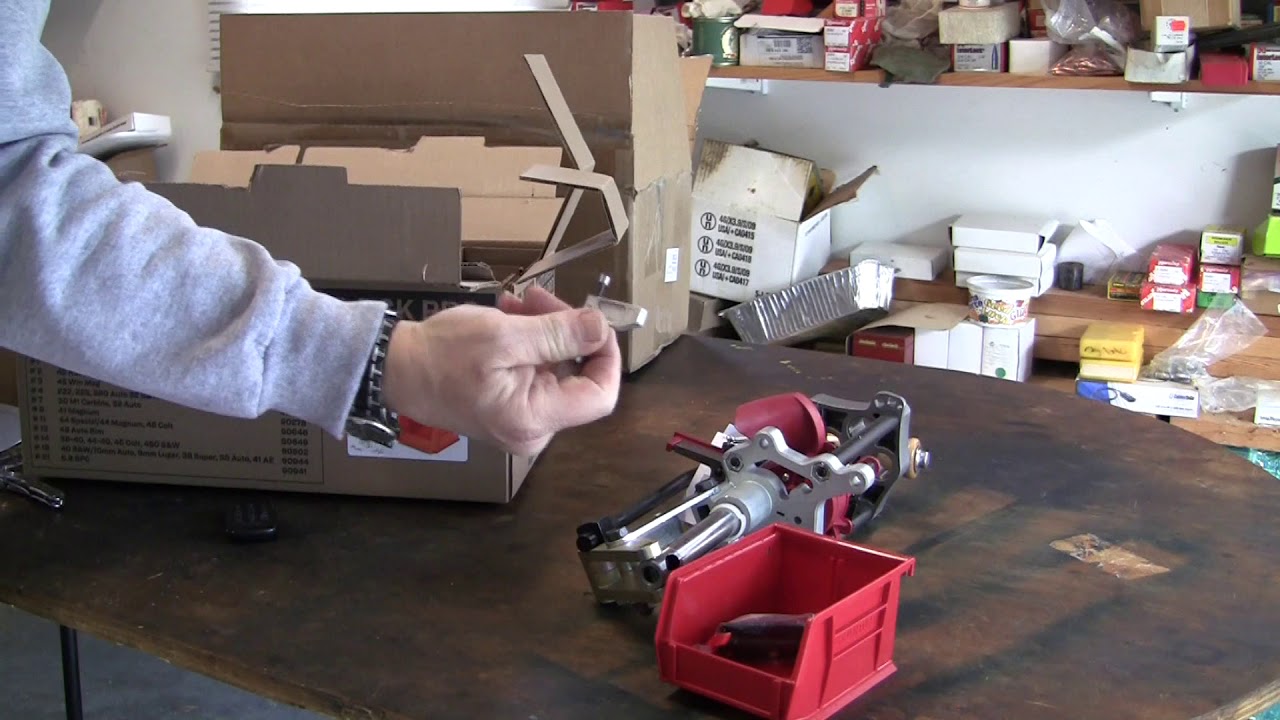Lee Breech Lock Pro progressive reloading press unboxing - YouTube