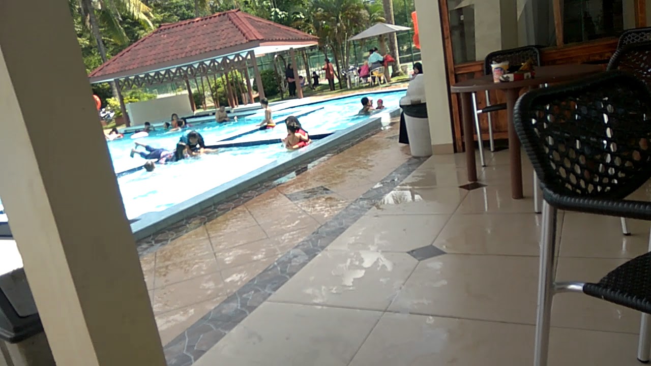 Kolam Renang Palm Spring Batam - YouTube