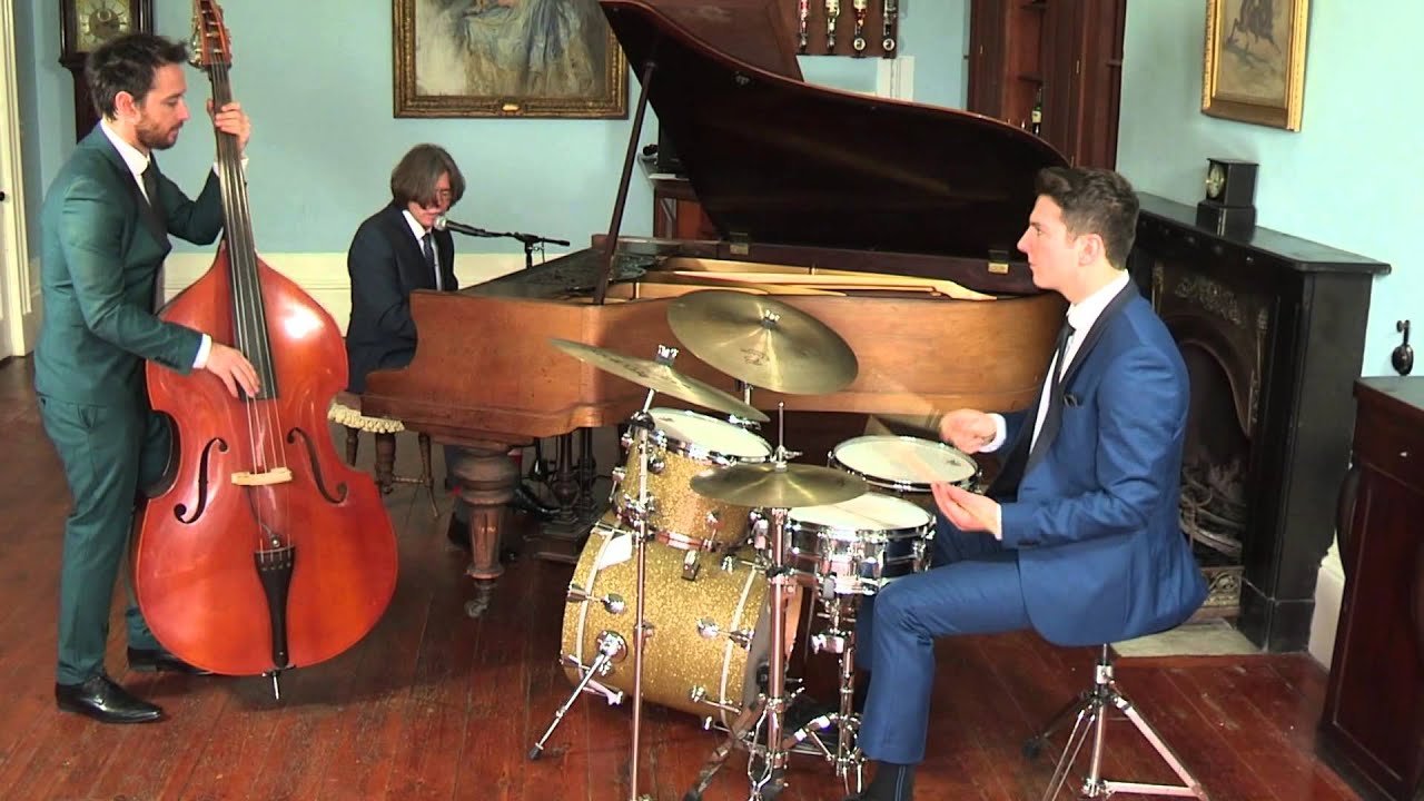 Rococo - Swing / Jazz / Pop Trio - YouTube