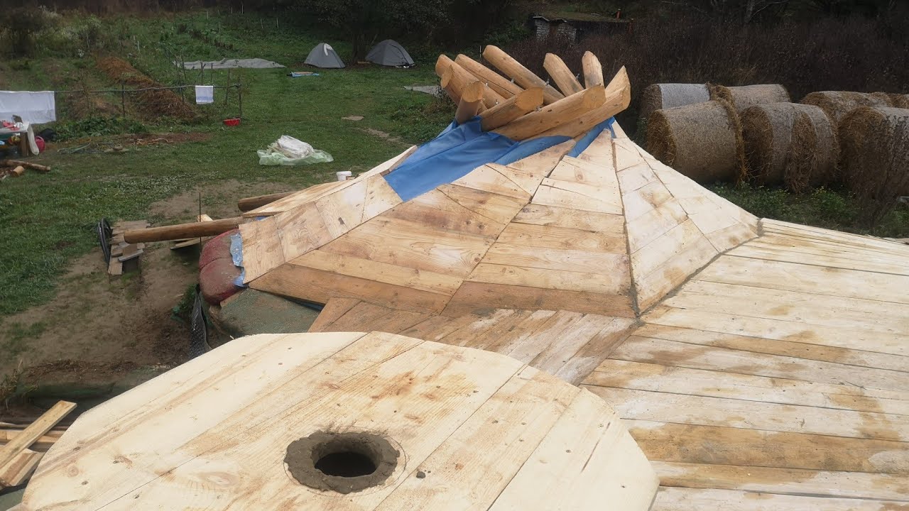 How to cover a reciprocal roof - day 4 of 5 - YouTube