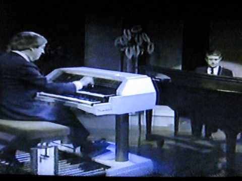 Dan Fleishman & Larry Ferrari duets 004 - YouTube