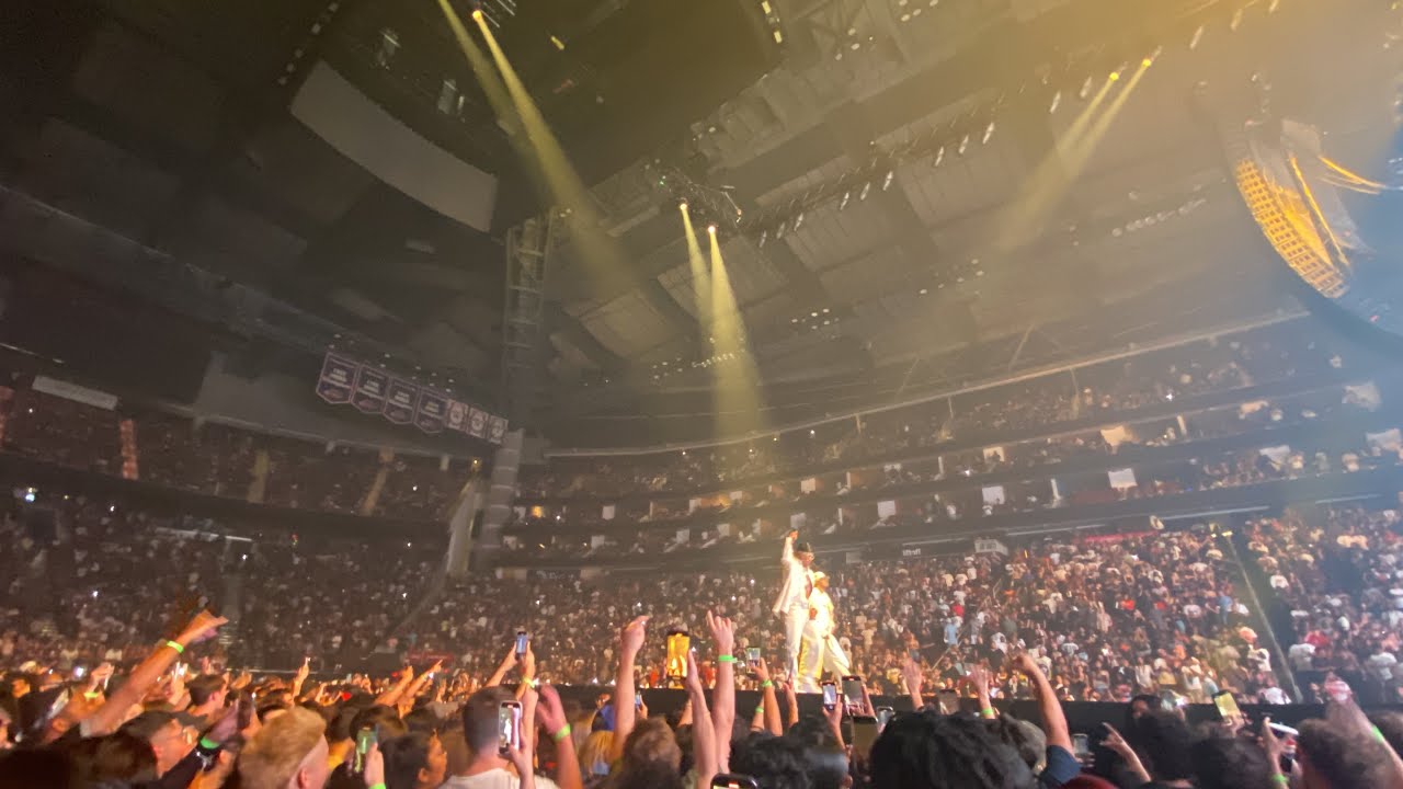 Future & Metro Boomin - Young Metro (LIVE) We Trust You Tour Houston ...