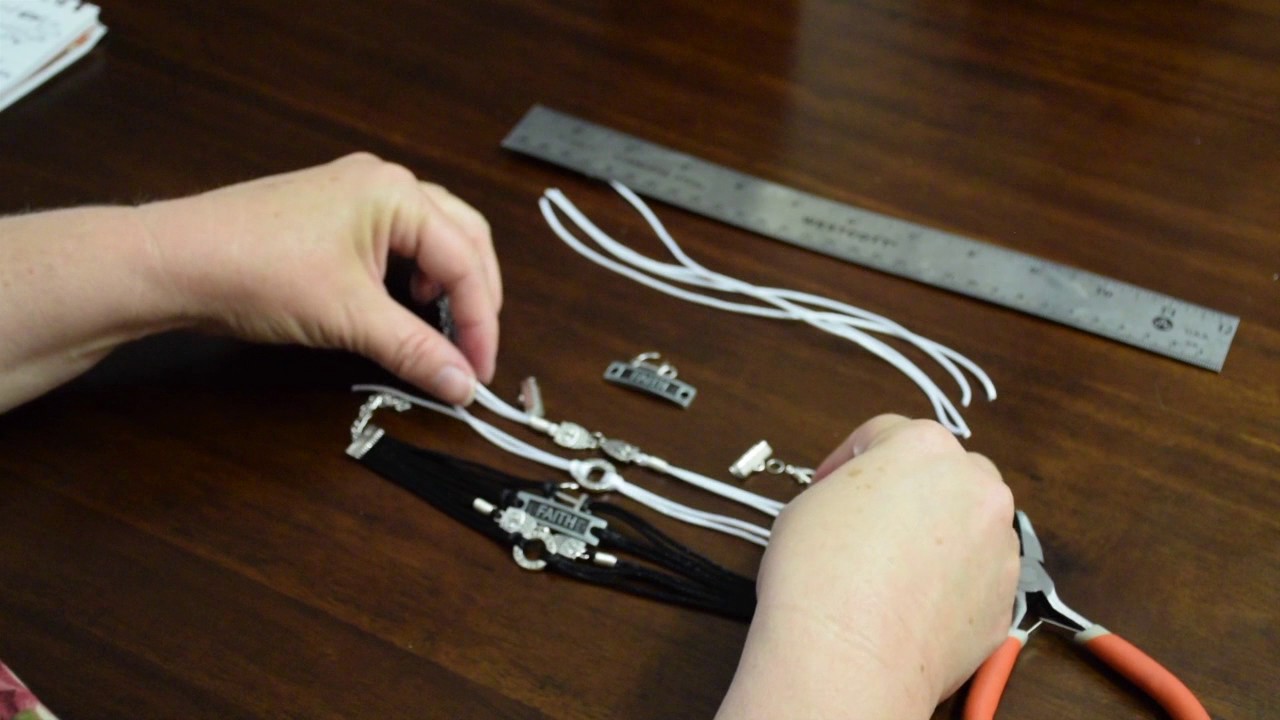 DIY FAITH BRACELET HOW TO! - YouTube