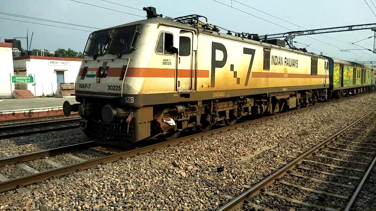 12715 sachkhand express (NED-ASR) - YouTube