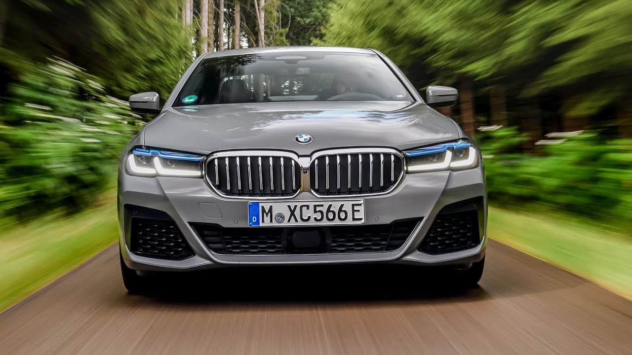 2020 BMW 545e xDrive G30 LCI - driving scenes - YouTube