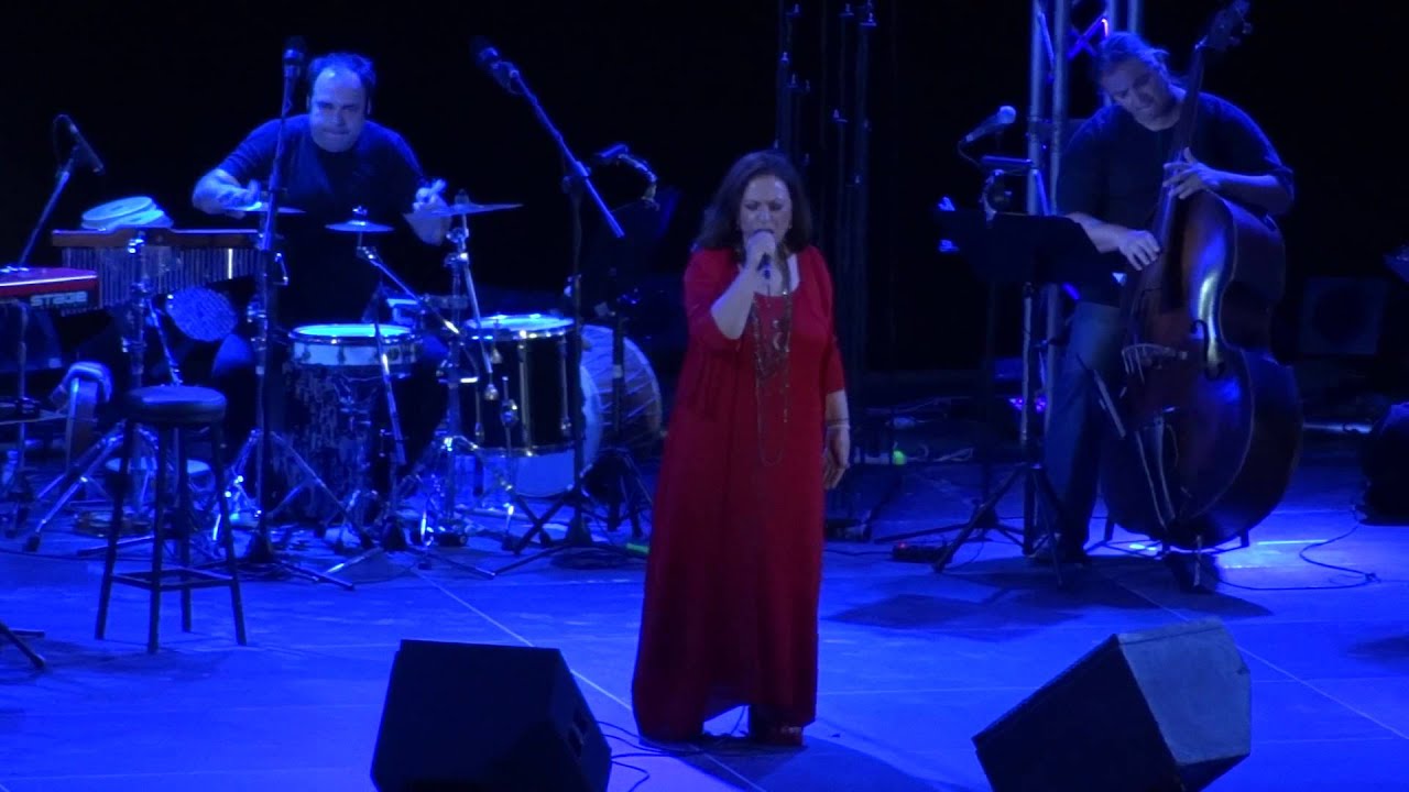 πανσεληνος Αλεξιου 22/7/13 θεατρο πετρας - YouTube