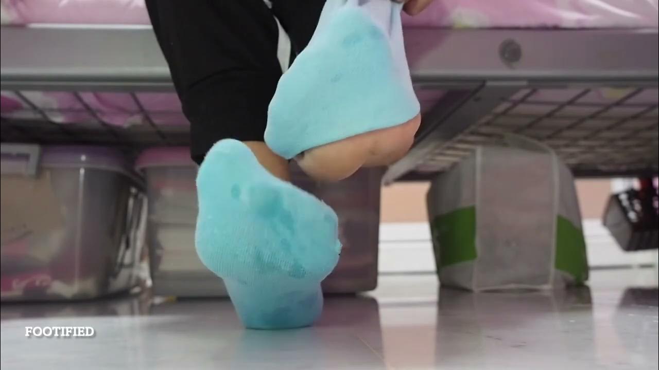 Preview 070: Removing My Sweaty Socks and lots of toe wiggles! - YouTube
